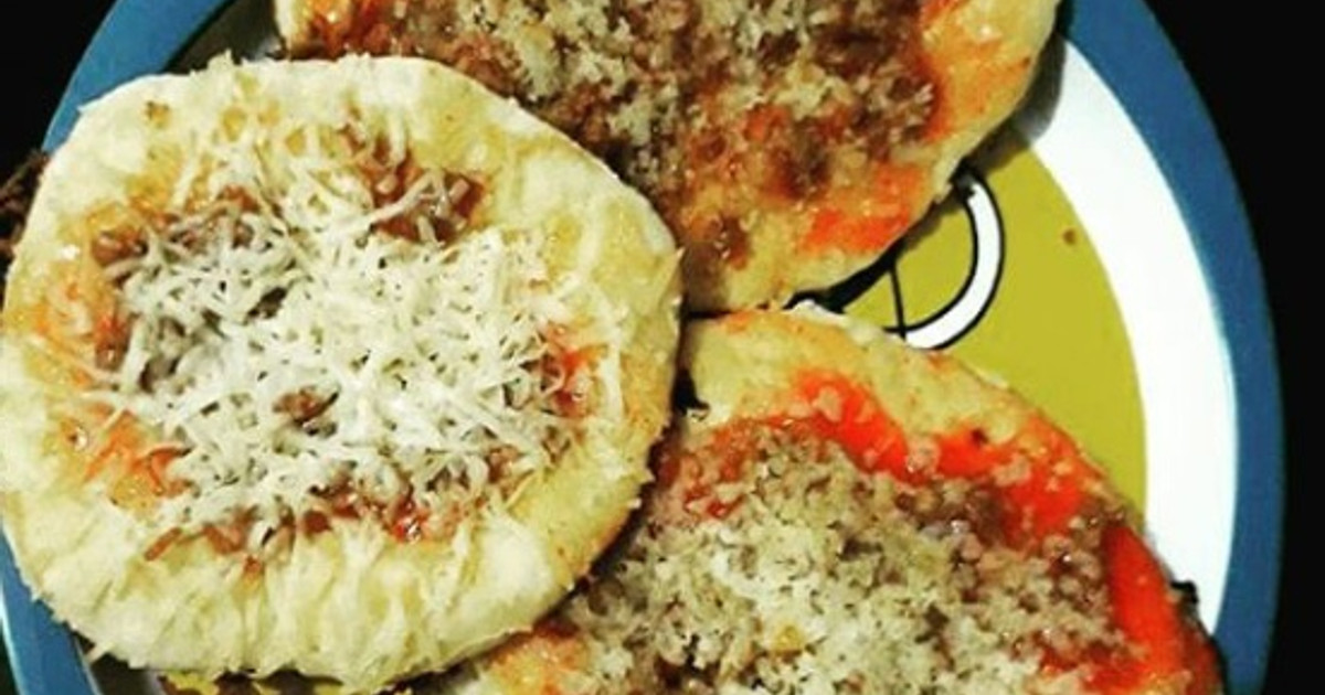 Resep Pizza Daging Dan Sosis 🍕🍕☕ oleh Bunda Emi - Cookpad