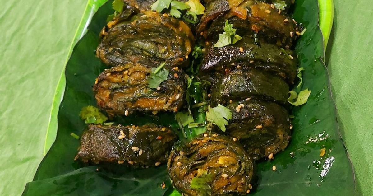 Vagharela Besan Patra Recipe by Geeta Godhiwala - Cookpad