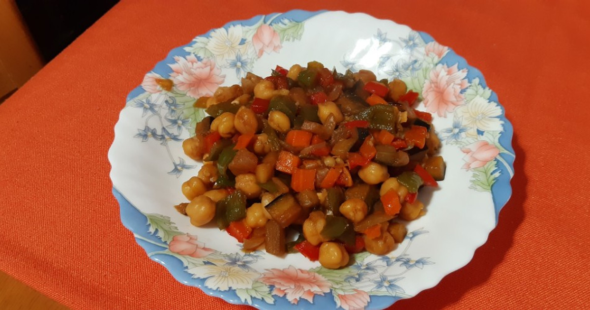 Garbanzos Cocidos Picantes Con Salsa De Soja Y Verduras Variadas Receta ...