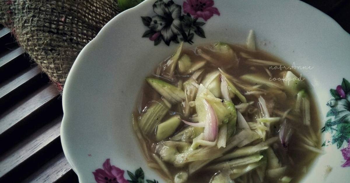 Resipi Pencicah mempelam muda air belacan oleh Noraini Hamid - Cookpad