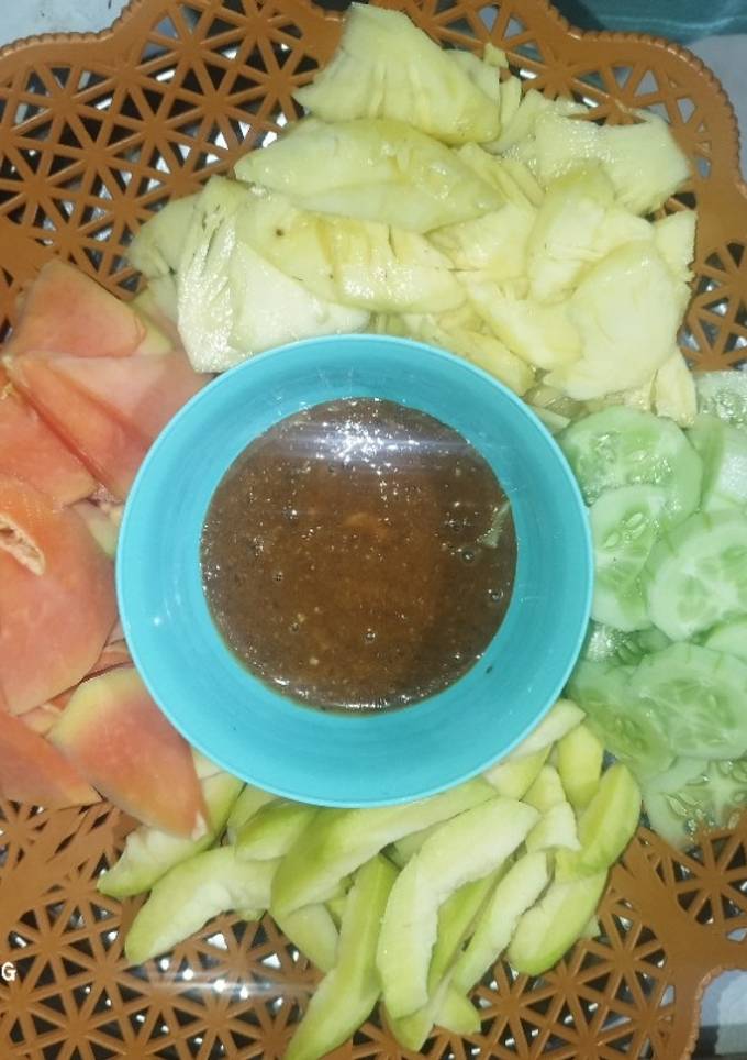 Resep Rujak buah bumbu asam jawa oleh Nwh91 - Cookpad