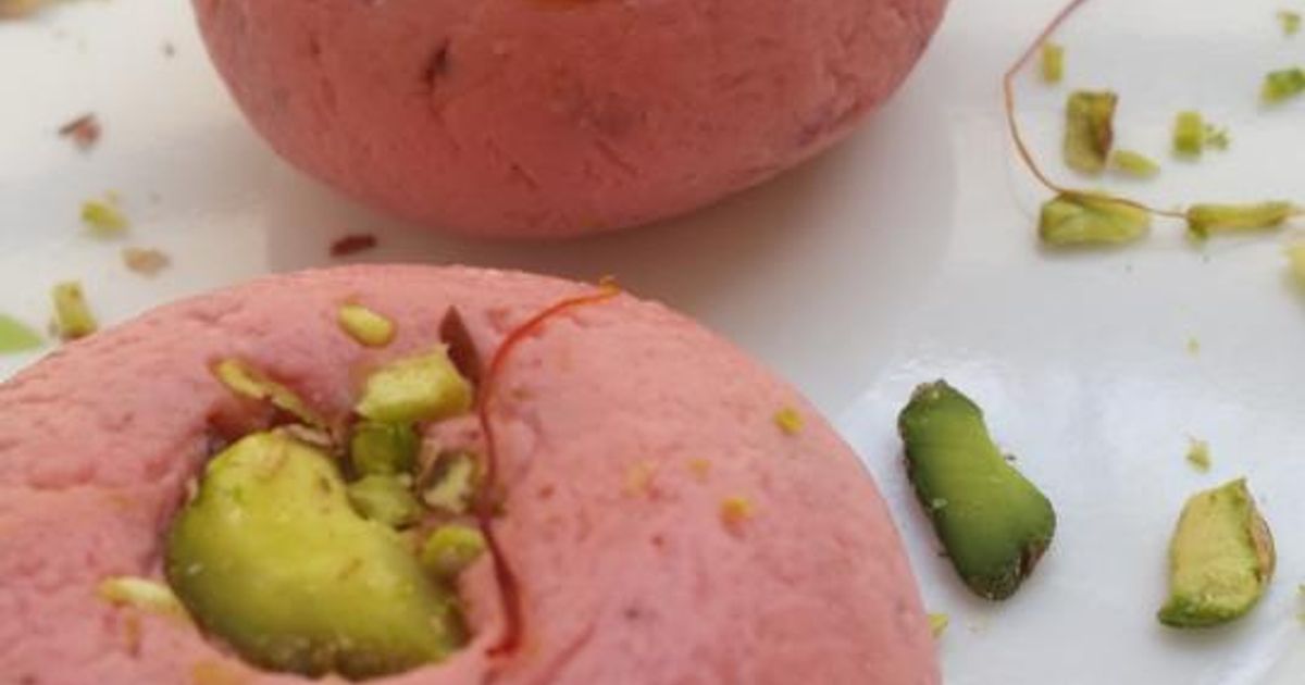 Strawberry Sandesh Recipe by Farrukh Aziz - Cookpad