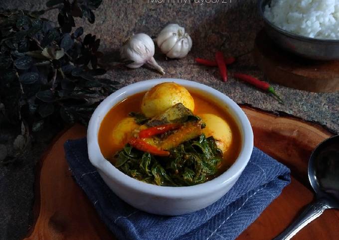 Resep Gulai Talua Daun Ubi Ikan Asin oleh Mita.W#MommyFayzel# - Cookpad