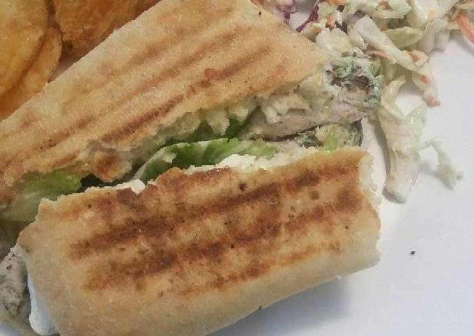 Panini a mi manera de pollo con mozzarella Receta de Gloria Emma- Cookpad