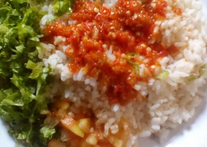 White rice and stew Recipe by nusaybah ahmad - Cookpad