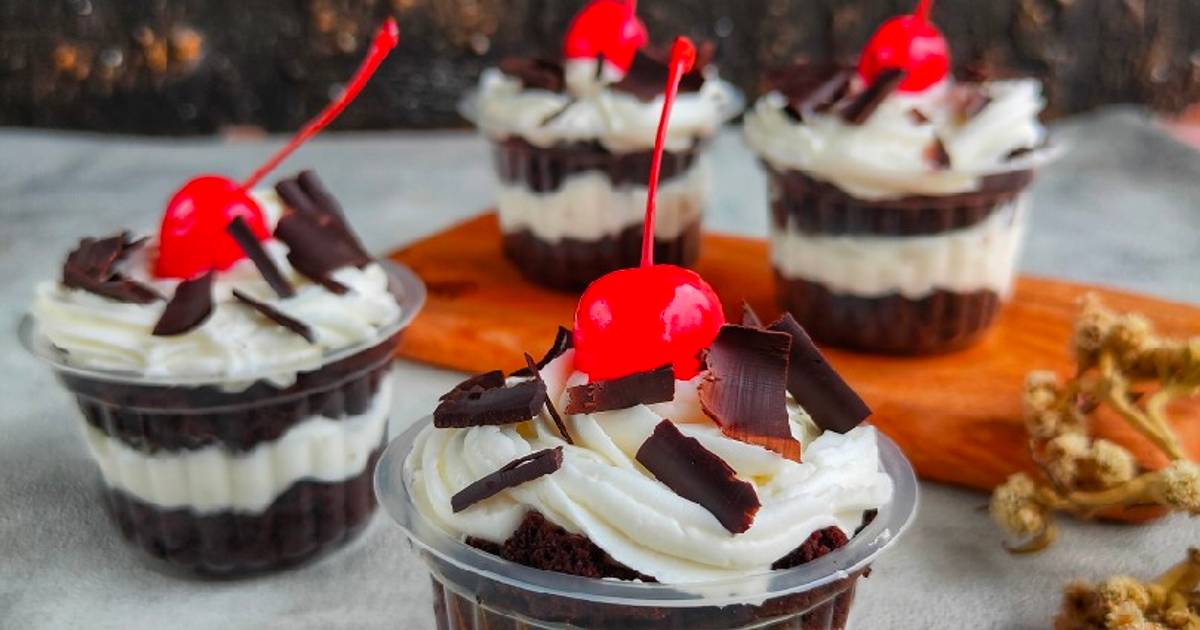 Resep Black Forest Dessert Cup oleh Lyliput Kitchen's - Cookpad
