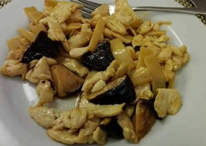 Ricetta Pollo funghi e bamboo di Maria Pulina - Cookpad