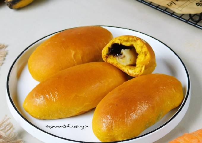 Resep Roti Wortel Isi Pisang Coklat oleh desmawati kuretangin - Cookpad