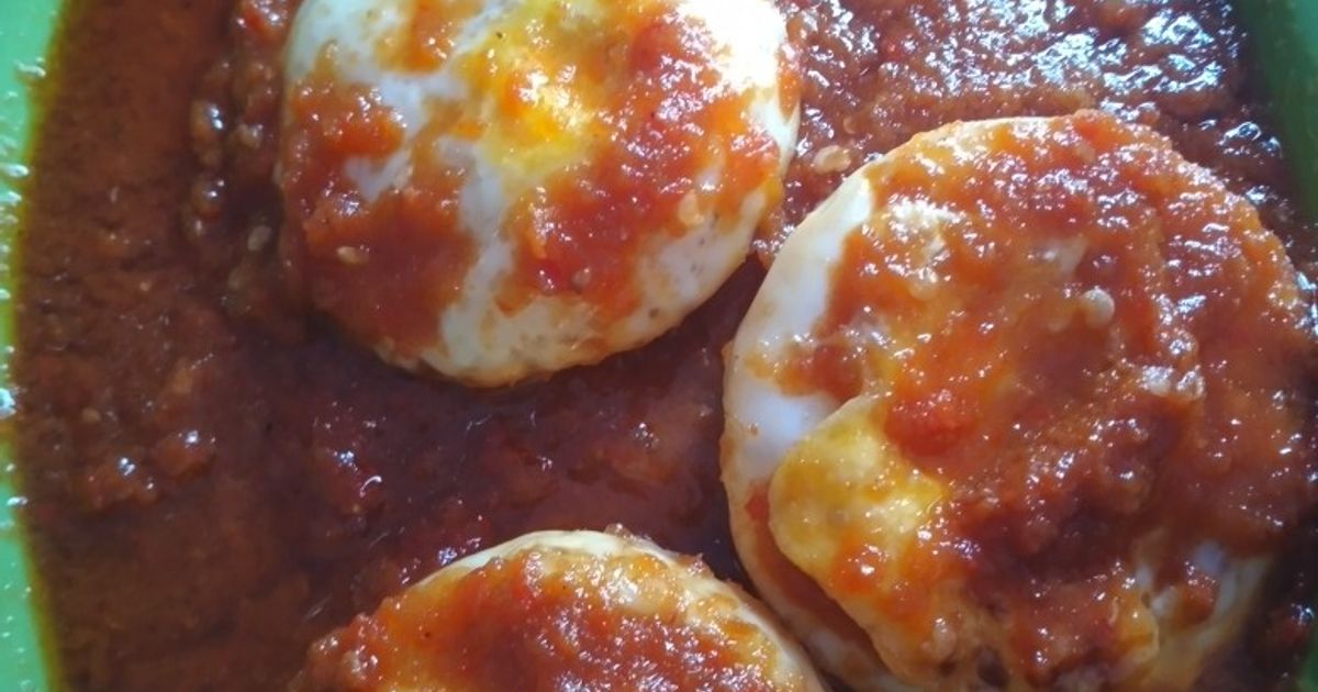 Resep telur ceplok pedas merah rumahan enak dan mudah - Cookpad