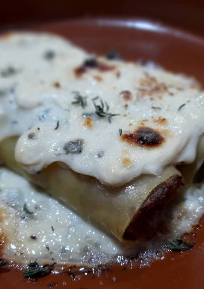 Canelones de carne rustida con bechamel de cabrales Receta de Toni ...