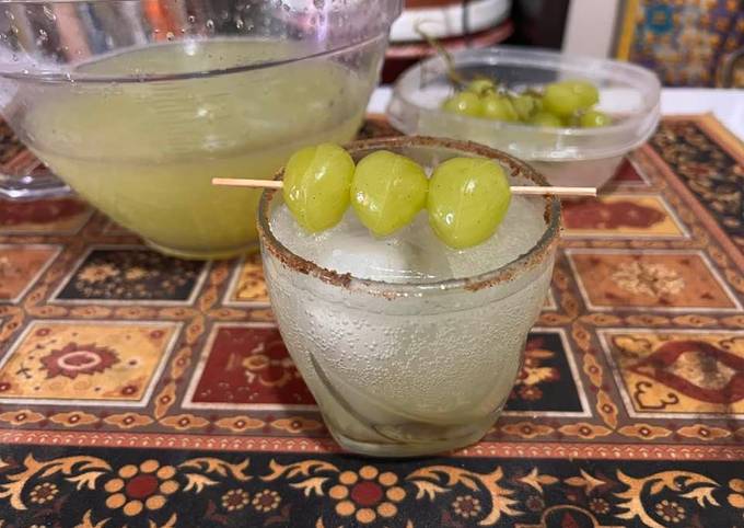 Grape mojito mocktail Recipe by Sarvat Hanif - Cookpad