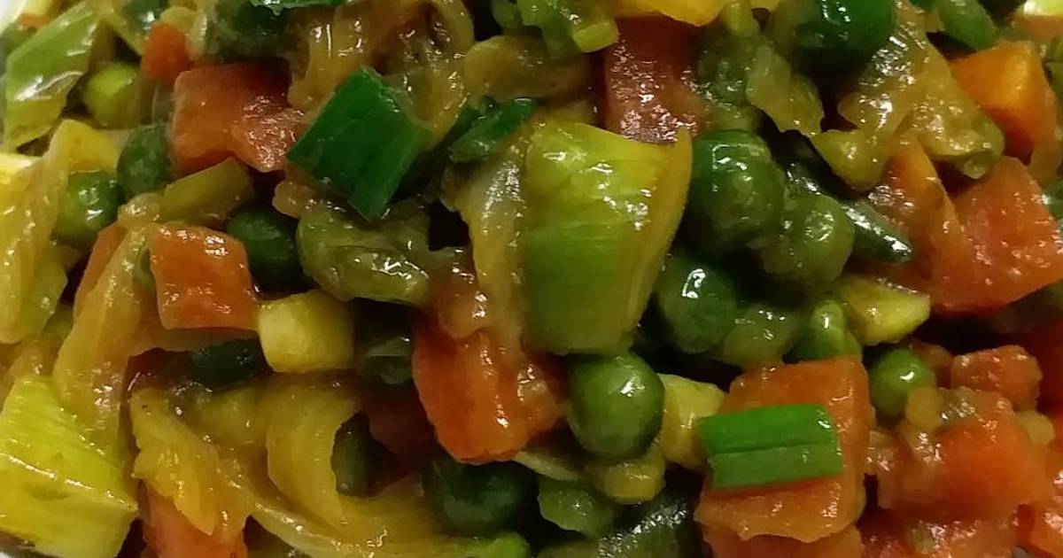 Carrot and Green Peas Sabzi Recipe by Rosalyn_Kitchen - Cookpad
