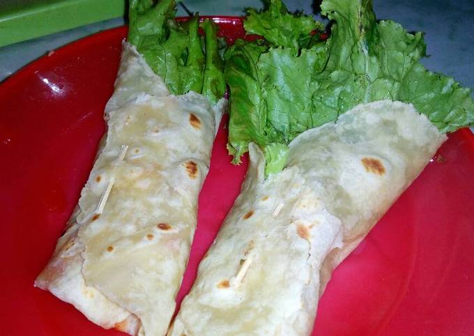 Resep Kebab sosis + 2 jenis isian oleh Belia Putri - Cookpad
