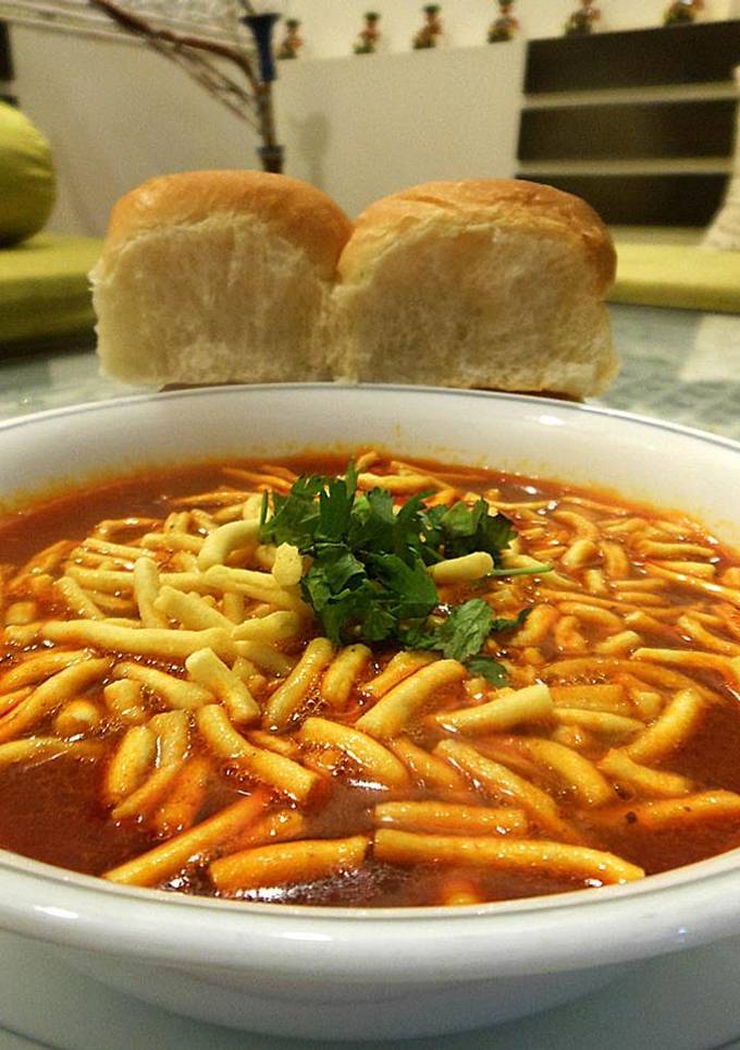 Sev-Usal Recipe by Ketan Mukundrao Gunjal - Cookpad