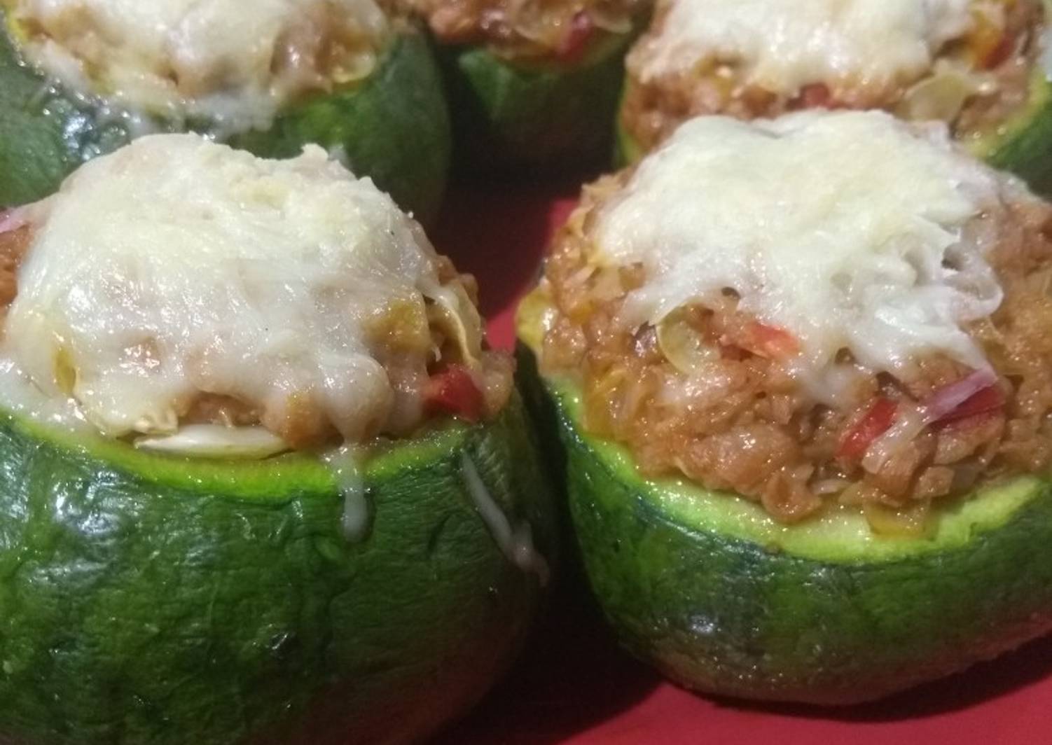 Zapallitos rellenos (vegetarianos) Receta de Cami Coria- Cookpad