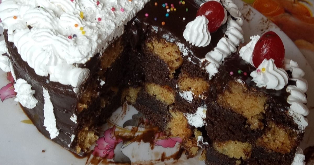 Chocolate Checkers Cake Recipe by Arti Lokwani - Cookpad