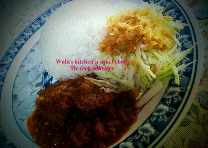 White rice with stew Recipe by Walies Kitchen N Small Chops - Cookpad