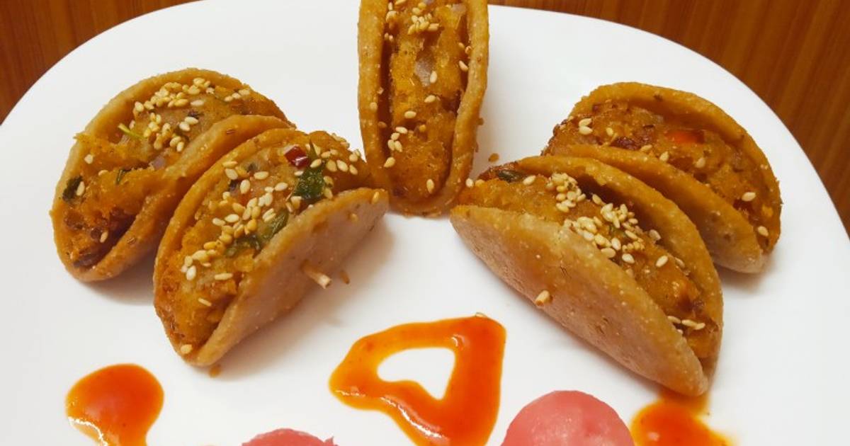 Rina Das দ্বারা হাফ মুন সামোসা (half moon samosa recipe in Bengali ...