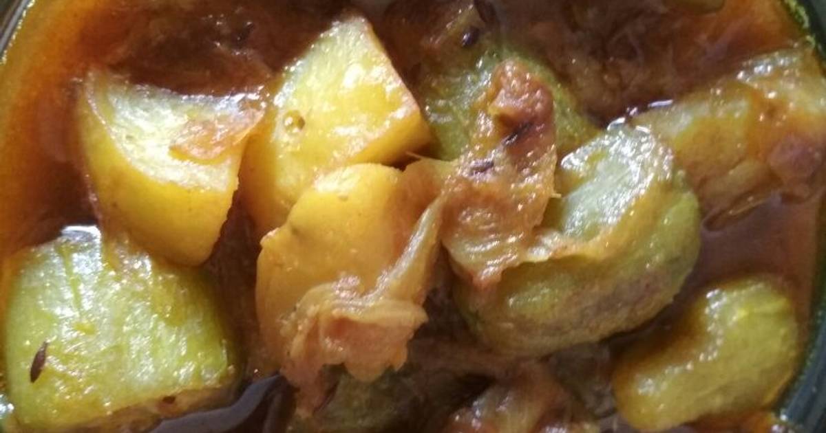 Parwal potato curry Recipe by Poonam ranga - Cookpad