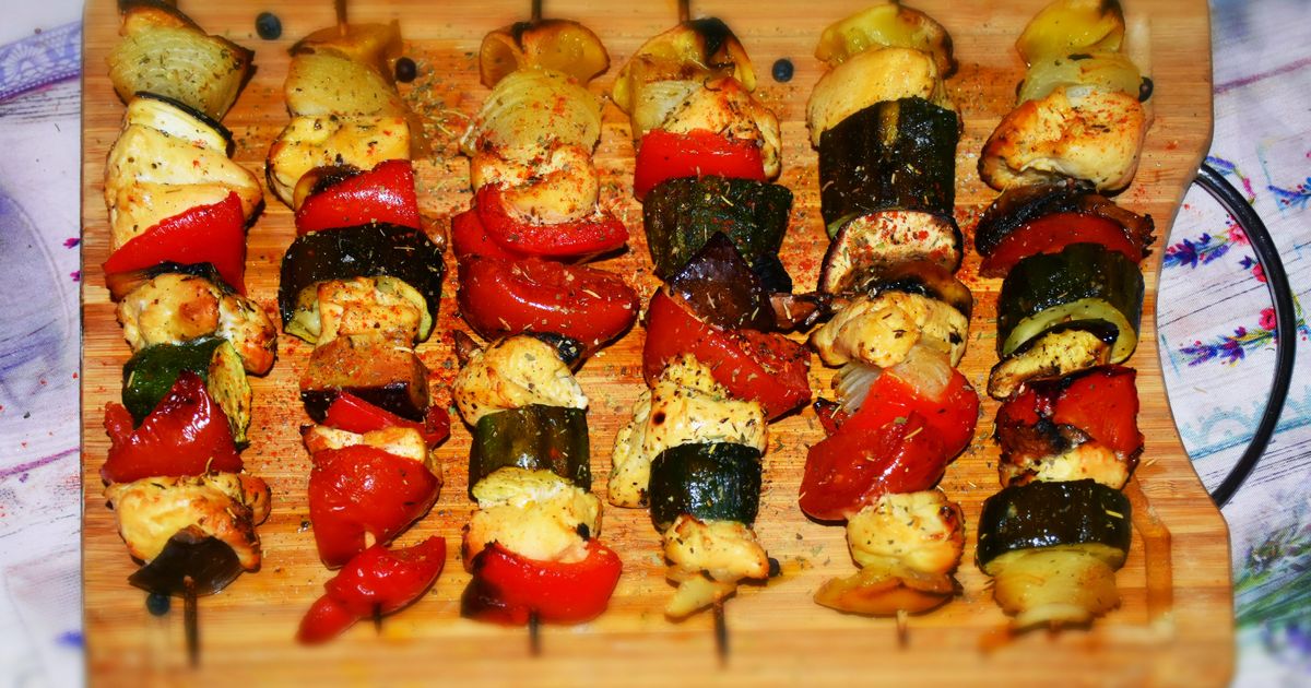 Brochettes De Poulet Et Légumes de Les Tuiles aux Fourneaux - Cookpad