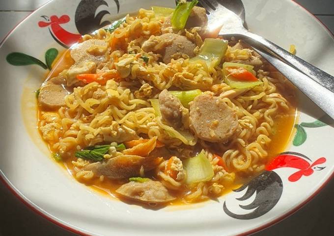 Resep Mi Tek Tek Topping Bakso & Ayam Suwir oleh Susi Gunawan - Cookpad