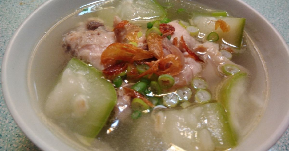 Resep Sup Ayam Labu Air #Bikin Ramadan Berkesan oleh Dewi Dapur - Cookpad