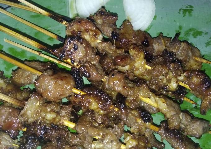 Resep Sate Sapi Bakar Manis oleh Santi Sudarni - Cookpad