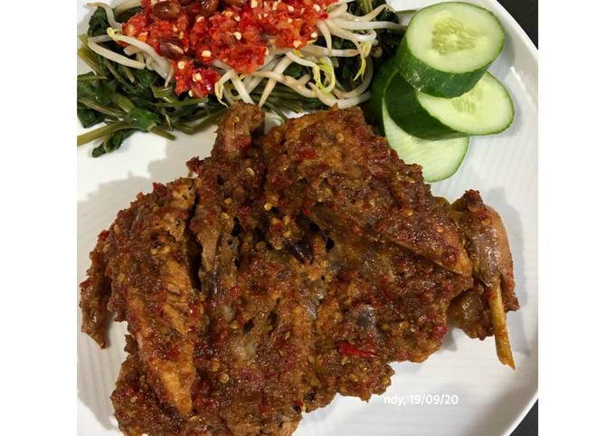 Resep Ayam Taliwang dan Plecing Kangkung oleh indy - Cookpad