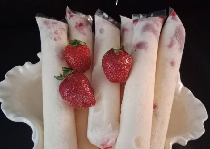 Resep Es Mambo Strawberry Milk oleh eka prihamdhani - Cookpad