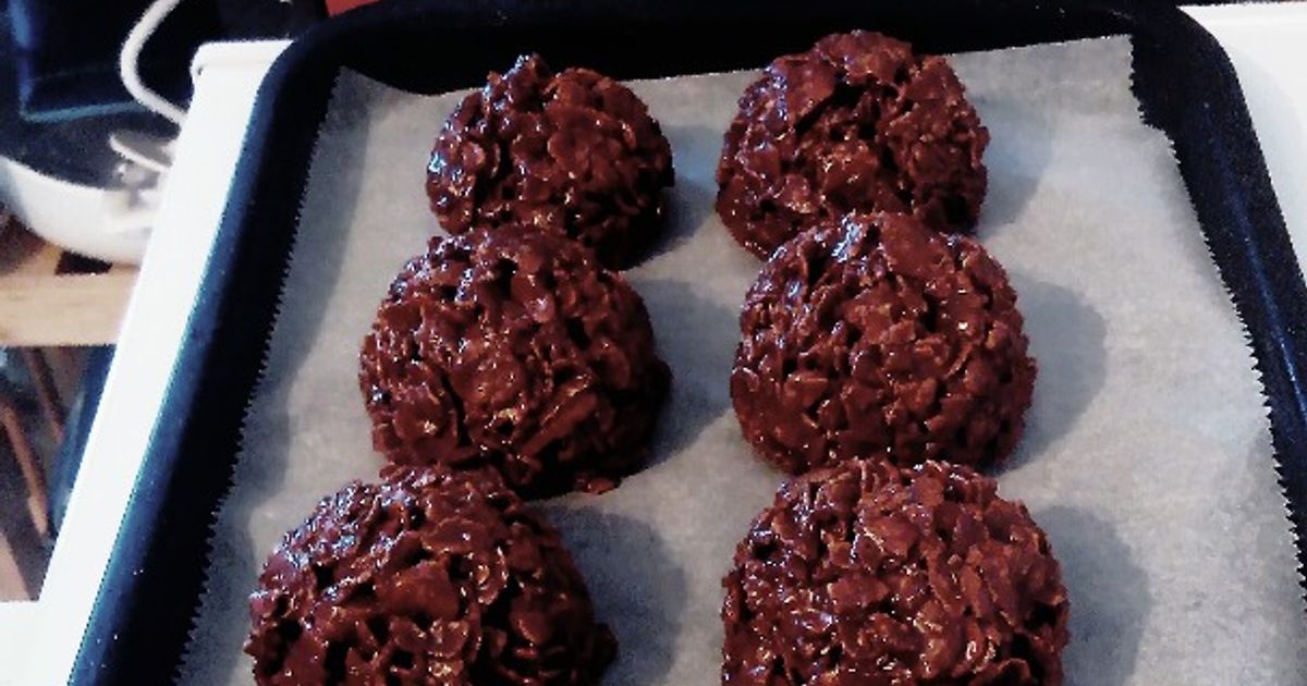 Chocolate Cracknell Cakes Recipe by happykaz - Cookpad