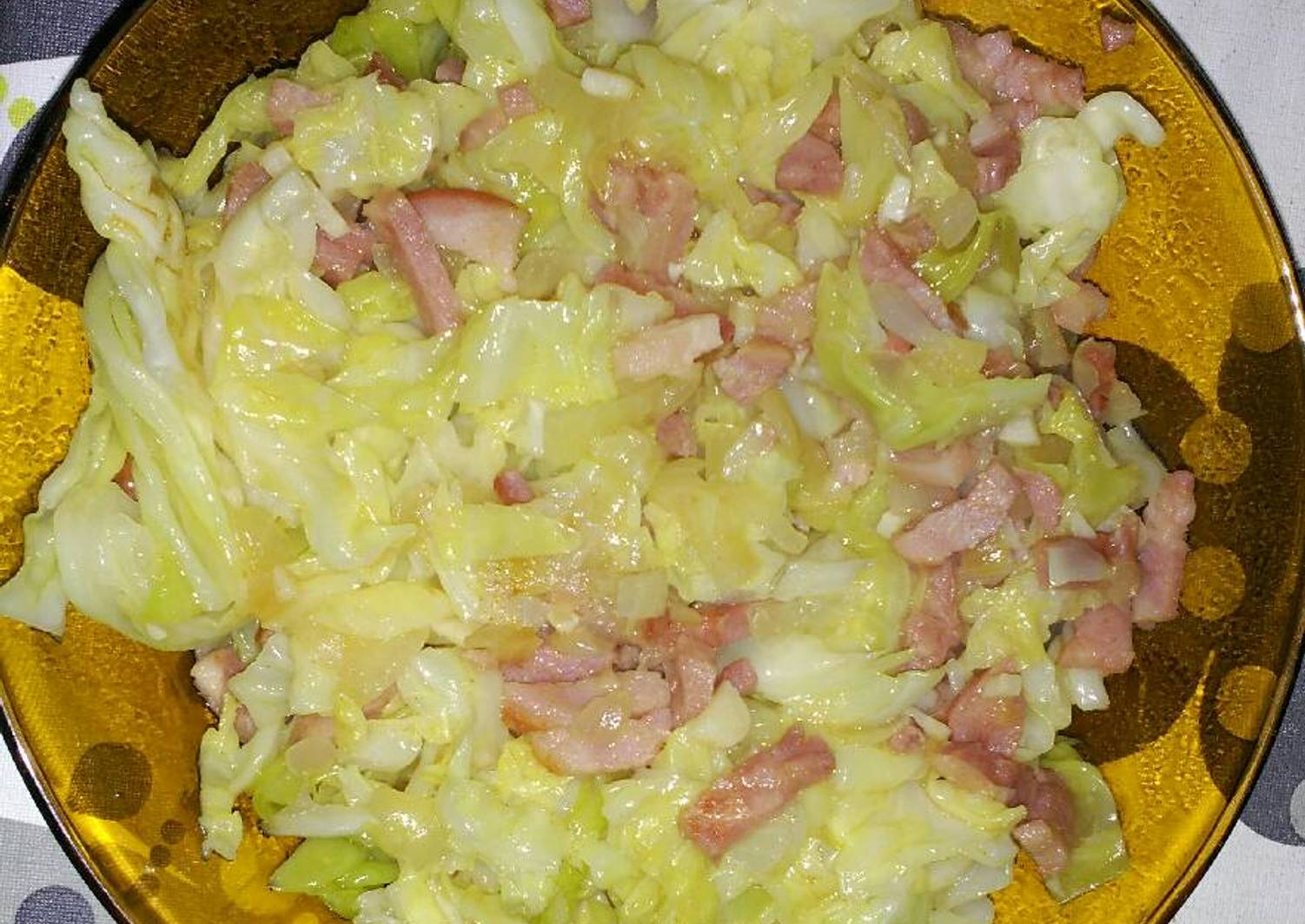 Col guisada con bacon ahumado Receta de Idoia Diaz- Cookpad