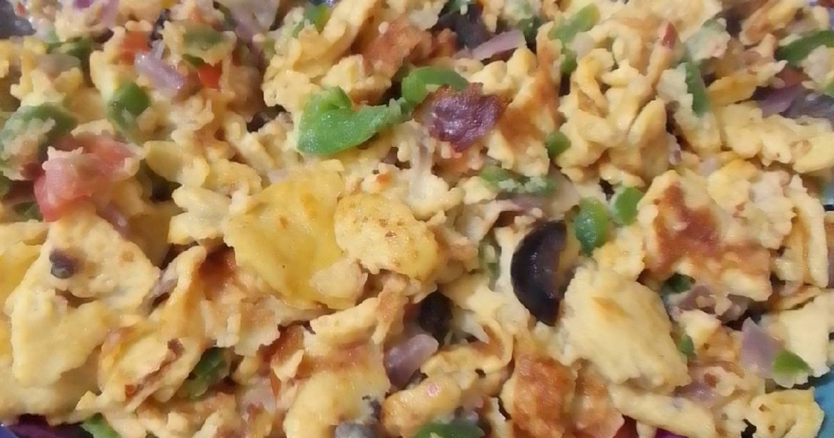 Mexican scrambled egg cheese omelette 🧀🧀🧀 Recipe by Sarah Ali 🧑‍🍳 - Cookpad