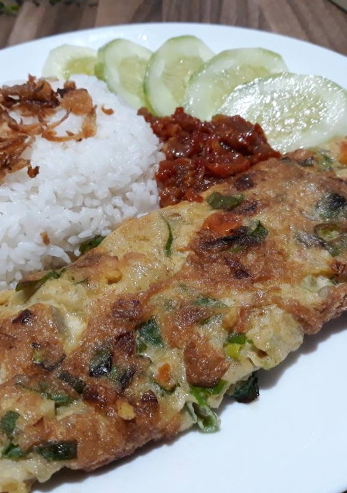 Resep PECEL TELUR (Telur Dadar ala Pecel Lele) oleh Bulbul Kitchen 🍅 ...