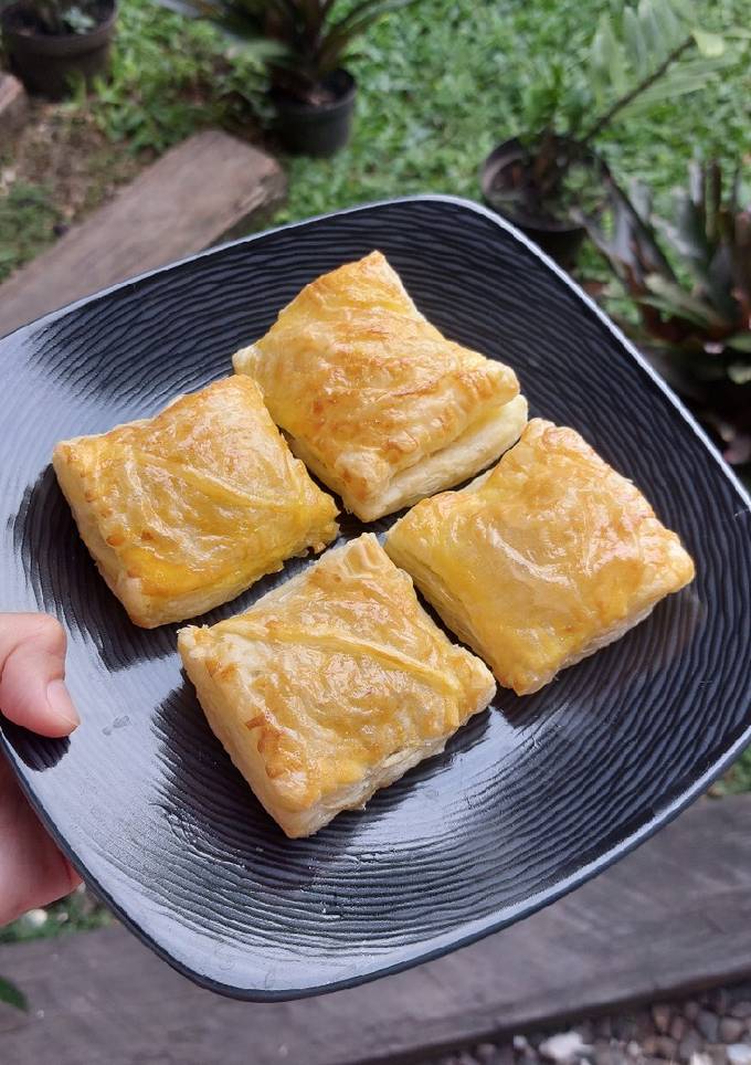 Resep Puff Pastry with Smoked Beef and Cheese. Jajanan Simple ! oleh ...