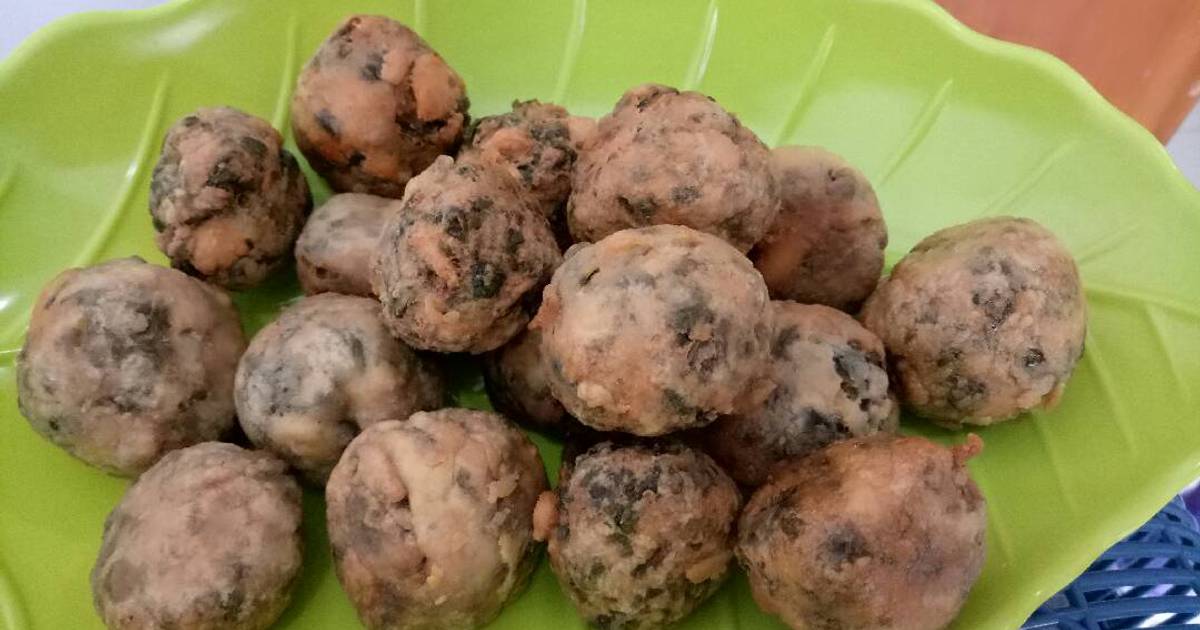 Resep Bakso Daun Singkong oleh Emak Chiqinoe - Cookpad