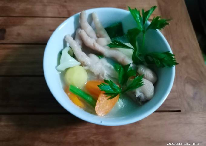 Resep Sup ceker ayam oleh Thifa Nareswari - Cookpad