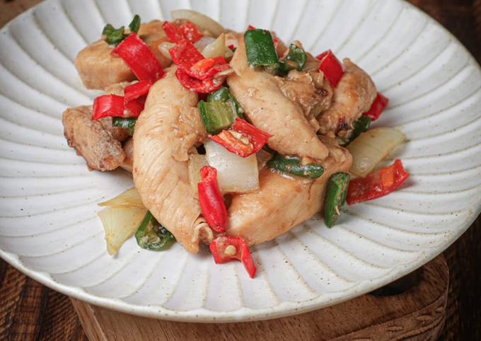 Resep Ayam cabe oleh cutzamania - Cookpad