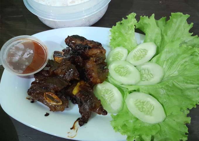 Resep Iga Bakar Madu oleh Nyit2 - Cookpad