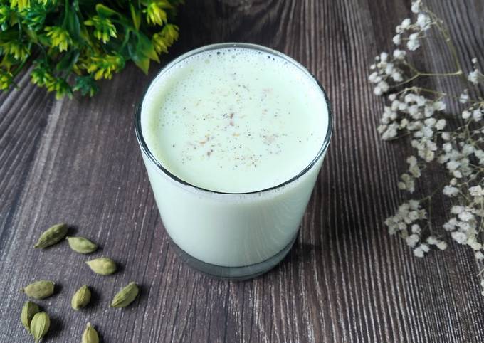 Cardamom/Elaichi flavoured milk. Recipe by Anitha (Annie) - Cookpad