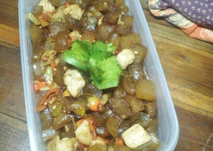 Resep Tumis kulit sapi(cecek),tahu,pedas mantap😋 oleh Sofiyah Lammi ...
