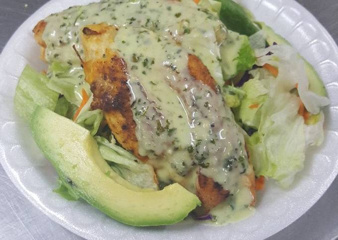 Pechuga de pollo a la plancha, con crema de cilantro Receta de Juan ...