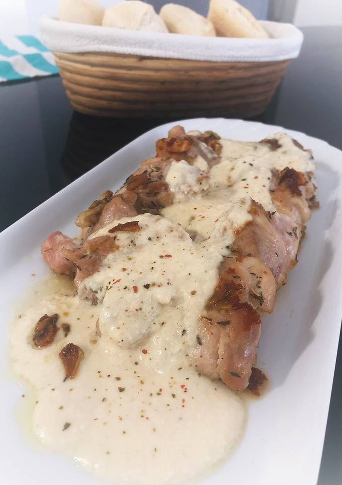 Contramuslos de pollo con salsa de queso añejo de oveja Receta de ...