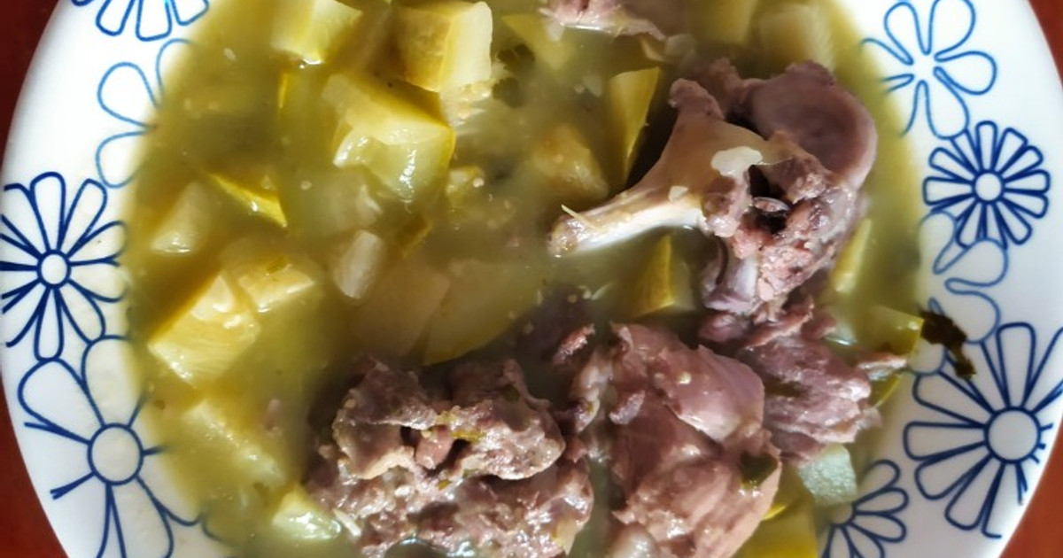 Espinazo En Salsa Verde Con Calabacitas Receta de kim-bautista- Cookpad