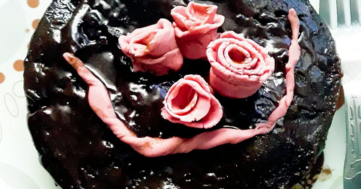 Chocolate Filling Cake Recipe by Neelu B. - Cookpad