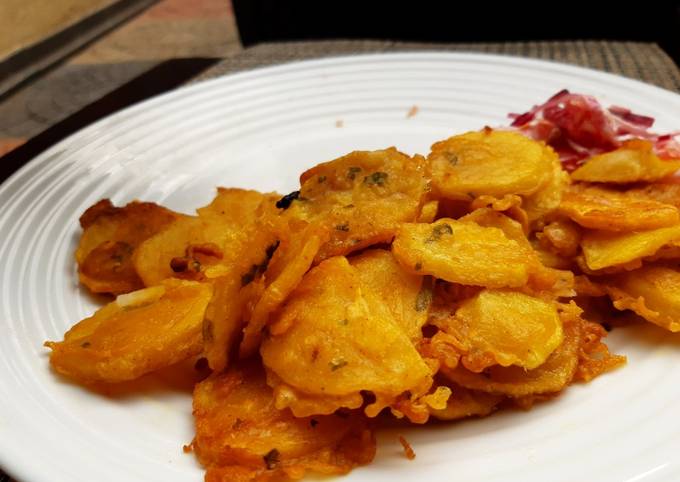 Crispy potato bhajia Recipe by Mitch 👑 - Cookpad