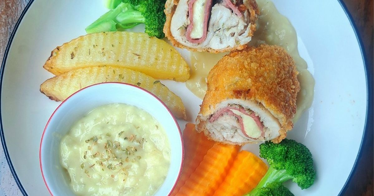 Resep Chiken Cordon Bleu With Cheese Sauce oleh yessy yoana - Cookpad