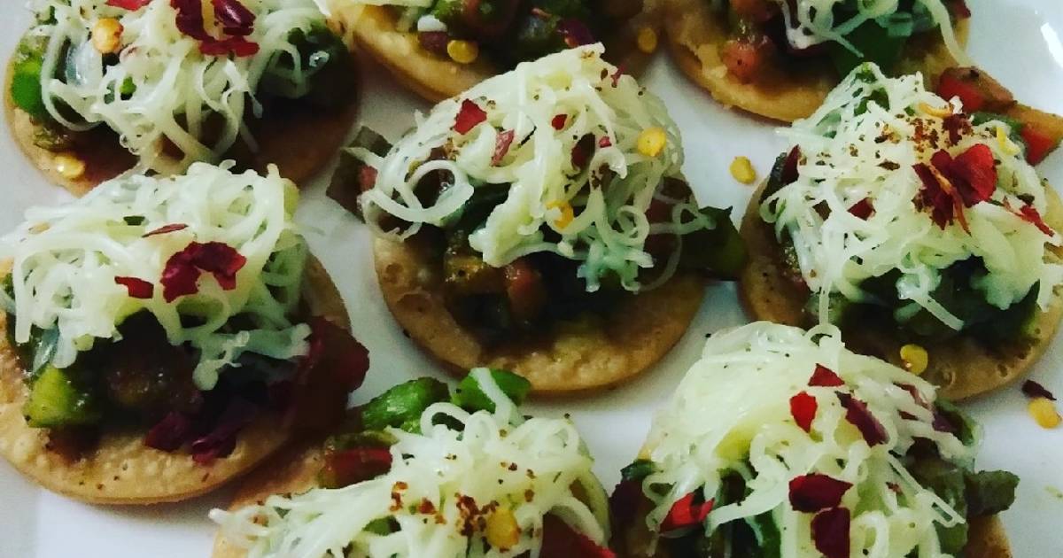 Mini puri pizza Recipe by khushboo doshi - Cookpad