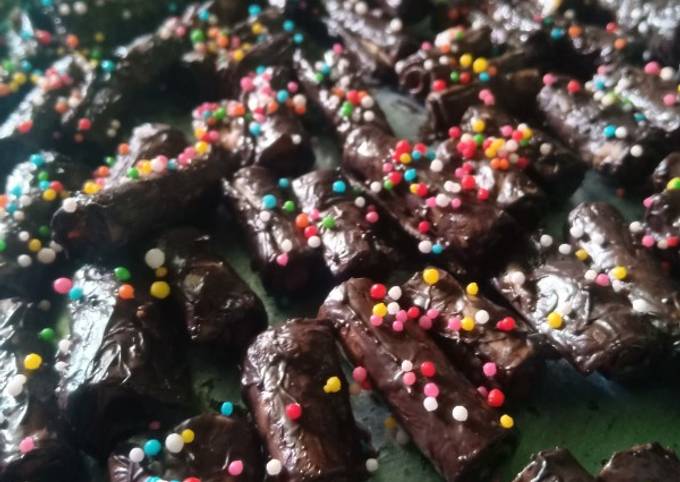Resep Pangsit roll coklat oleh Mama Syira - Cookpad