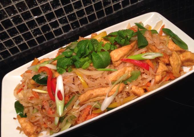 Cách Làm Món Hủ Tiếu Gà Xào Rau Củ Chay của Bếp Hien Dang - Cookpad