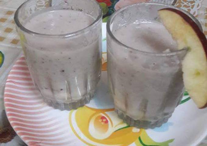 Apple banana shake Recipe by Karuna Naveen Chandwani - Cookpad